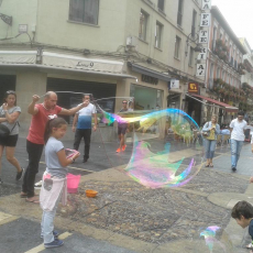 Señor De Las Pompas, Artistas de circo y malabares en León | Partfy.com